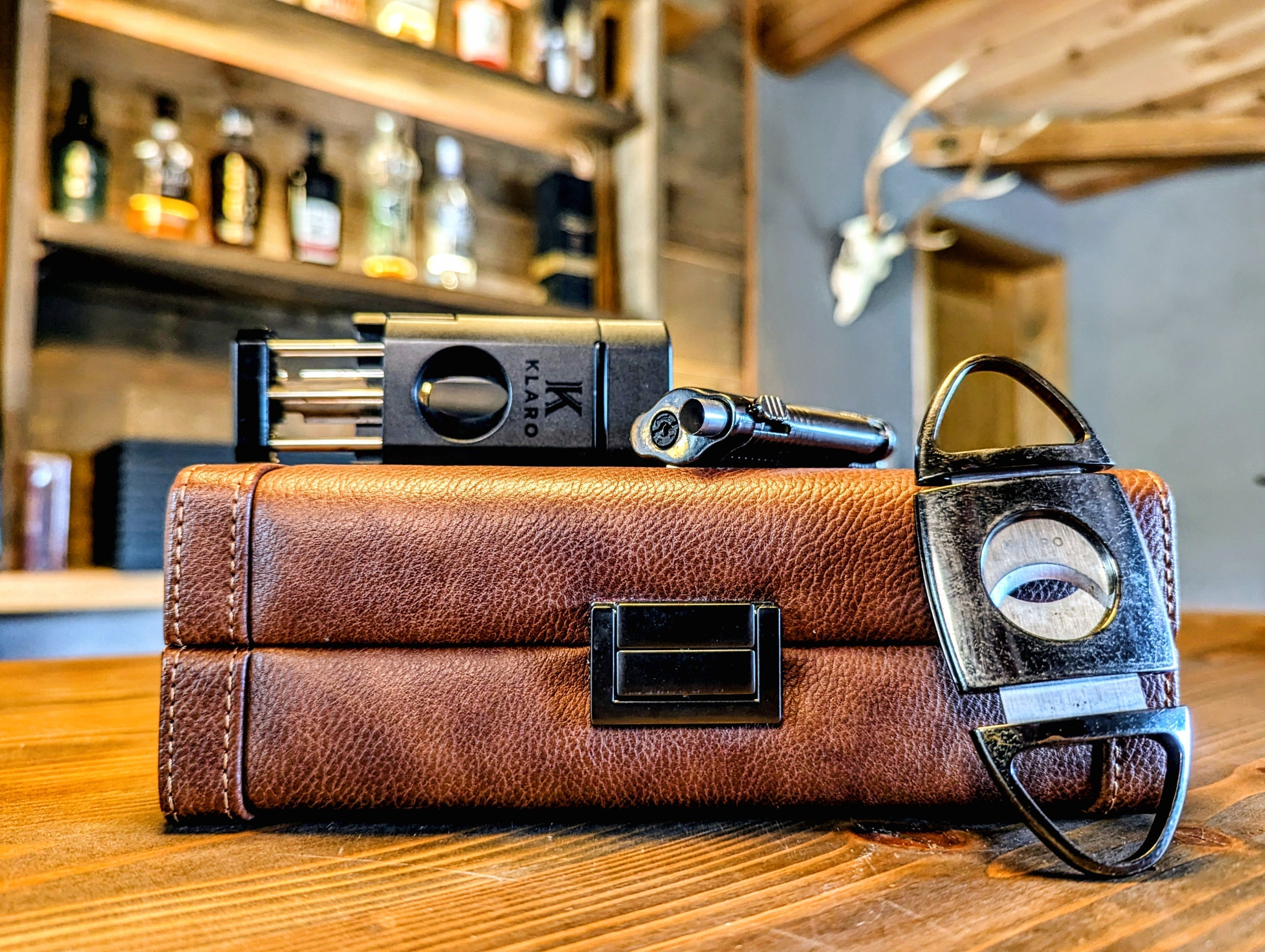 V-Cut vs Straight Cut vs Punch Cut – Case Elegance